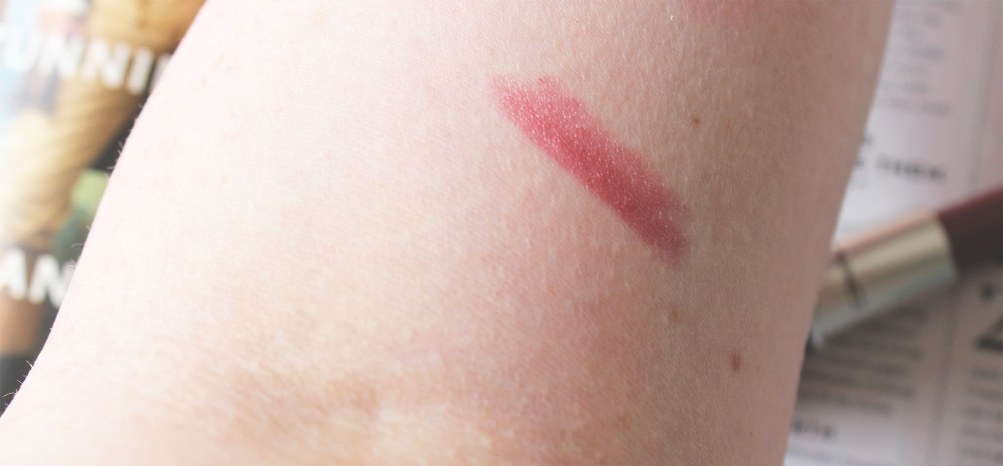 My Honest Review of MAC Lustre Lipstick in Syrup - Oomph London